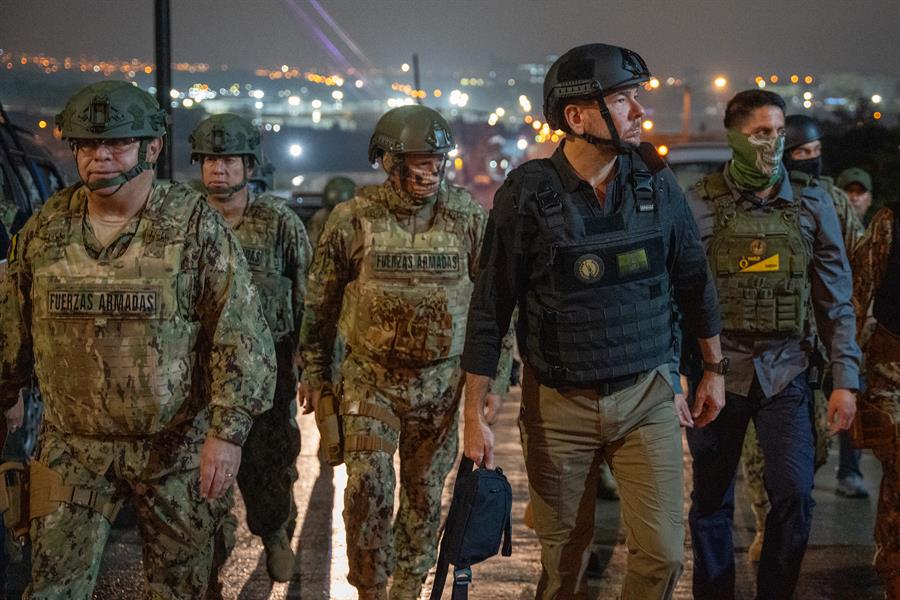 Ecuador despliega a 1400 efectivos en barrio de Guayaquil - Últimas noticias veraces de EE.UU ...