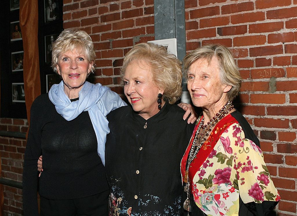 Muere actriz Alice Hirson, conocida por papeles en "Dallas"