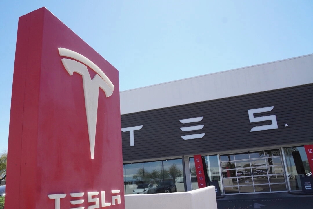 Tesla suspende pedidos de autos fabricados en EE. UU.
