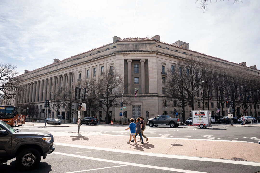 Howard Rubin arrestado por cargos de tráfico sexual: DOJ