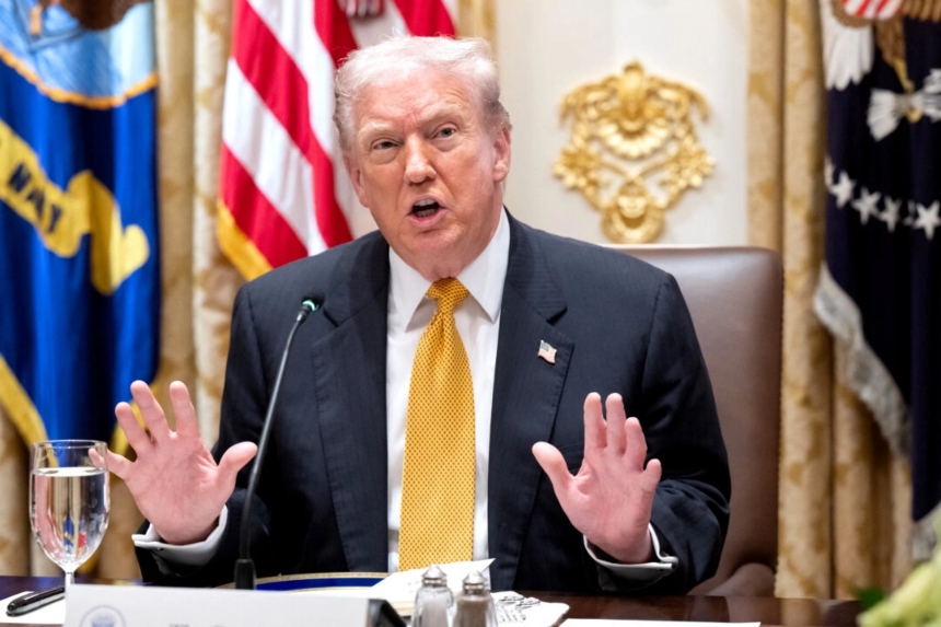 Trump propone cheque de USD 2000 a la ciudadanía